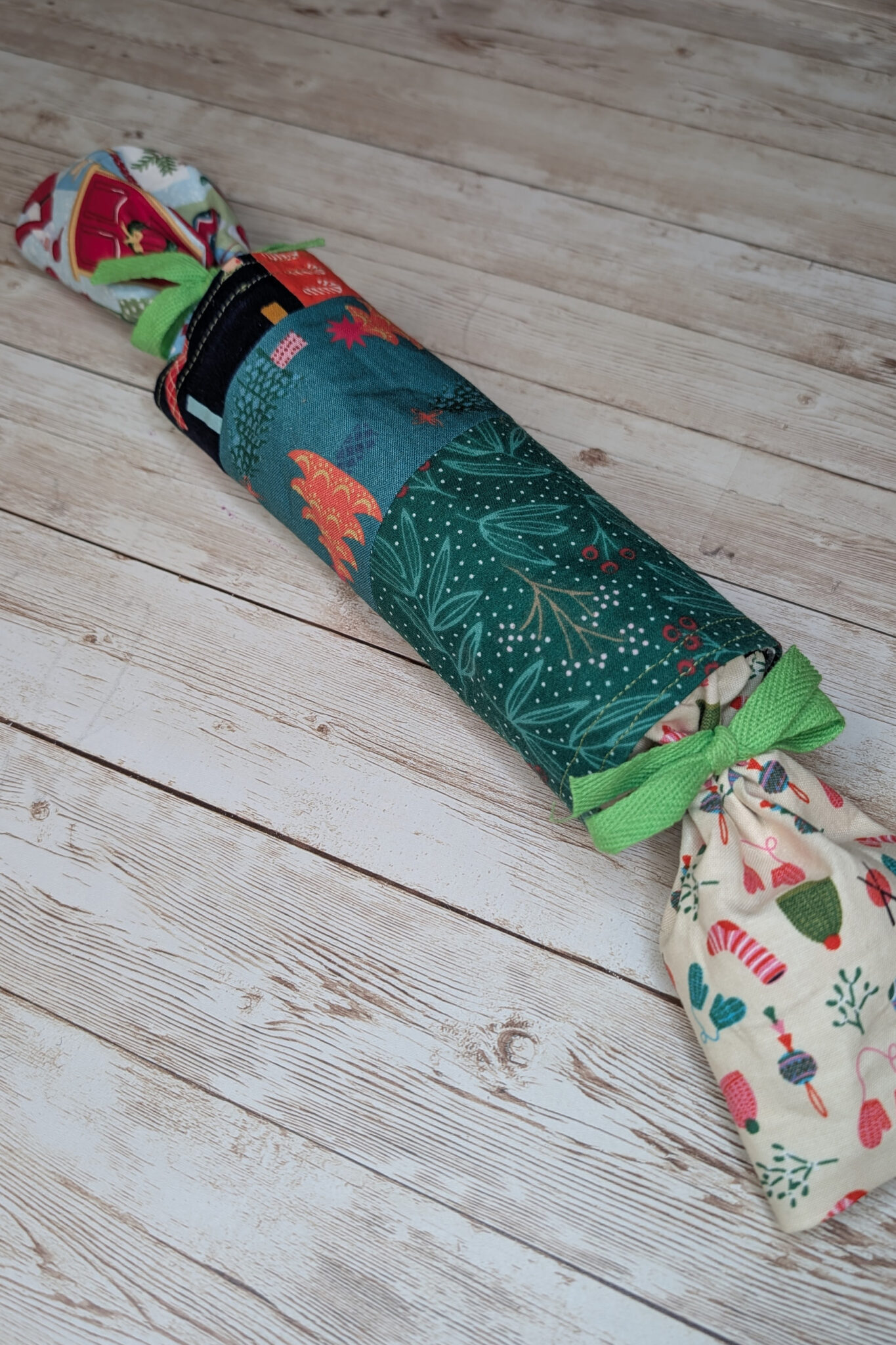 Reusable Christmas Crackers Tutorial – SewMamaBear